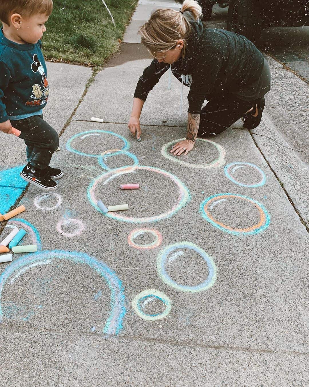 30 Easy Sidewalk Chalk Ideas that will Keep Kids Busy for Hours ...